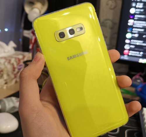 Samsung Galaxy S10e, 6/128 ГБ