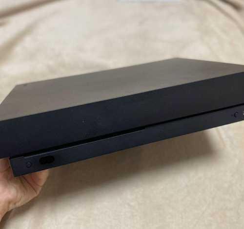 Xbox one x 1tb