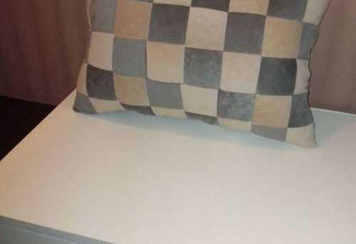 Подушка декоративная в шахматном порядке