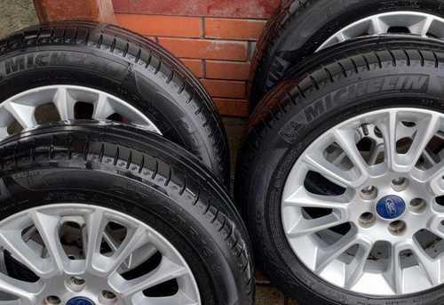 Michelin Primacy HP 215/55 R16