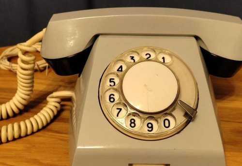 Старый телефон СССР та-68