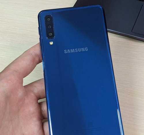 Samsung Galaxy A7 (2018), 4/64 ГБ