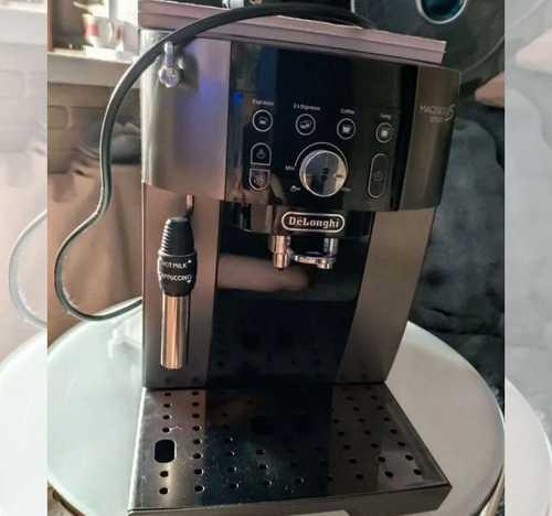 Кофемашина delonghi magnifica s SMART