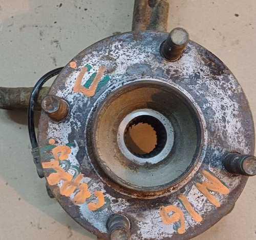 Поворотный кулак передний правый Nissan Almera N16