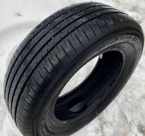 Yokohama BluEarth-XT AE61 215/65 R16 98H