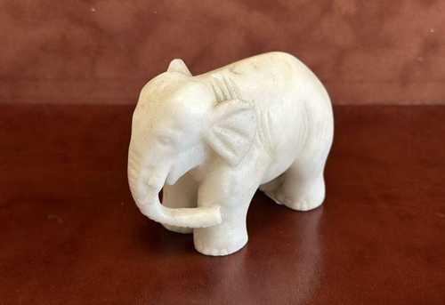 Статуэтка Слон белый мрамор