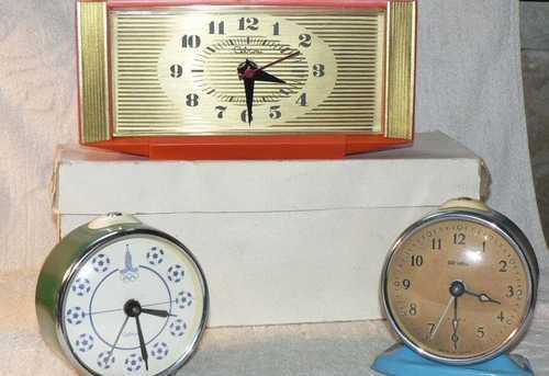 Часы настольные будильник Севани на ходу СССР