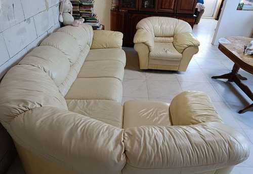 Кожаный диван с креслом-реклайнером