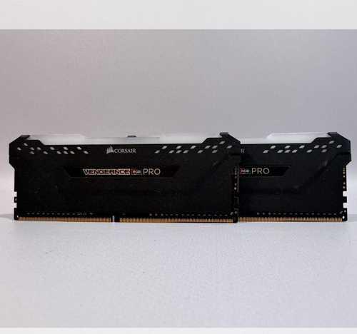 DDR4 16 gb (2x8gb) Corsair Vengeance RGB PRO