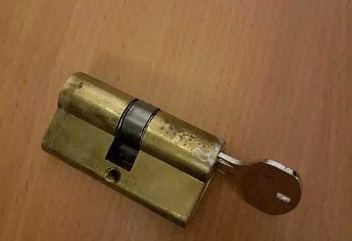 Личинка для замка с ключом