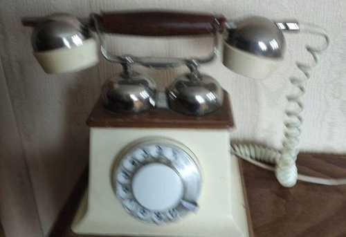 Старый стационарный телефон