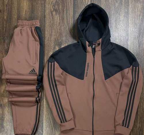 Спортивный костюм adidas