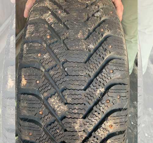 Goodyear UltraGrip 500 255/60 R18