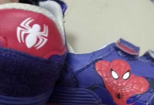Кроссовки с человеком пауком