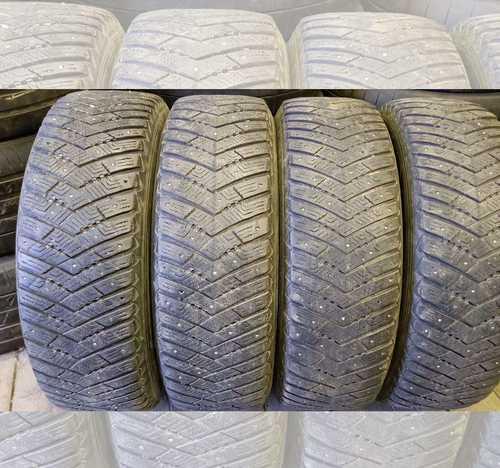 Goodyear UltraGrip Ice Arctic SUV 215/65 R17 99T