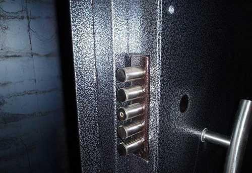 Дверь бронированная пуле/взломостойкая сейфовая