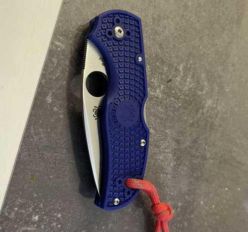 Нож spyderco