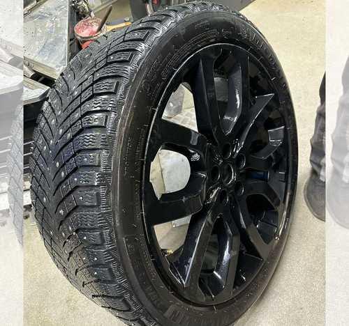 Michelin X-Ice North 275/40 R22