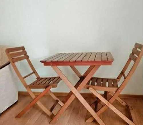 Комплект садовой мебели из дерева: стол и стулья