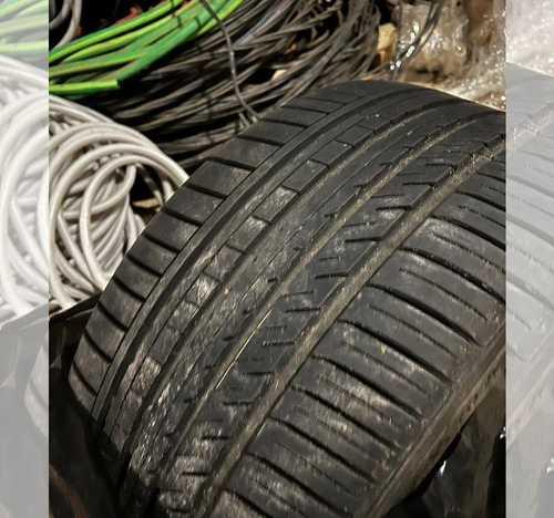 Kinforest KF-550 285/30 R20 99Y