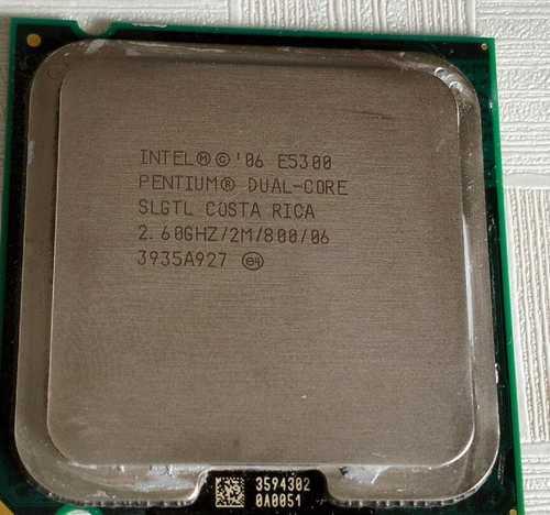 Процессор Intel Core 2 duo E5300