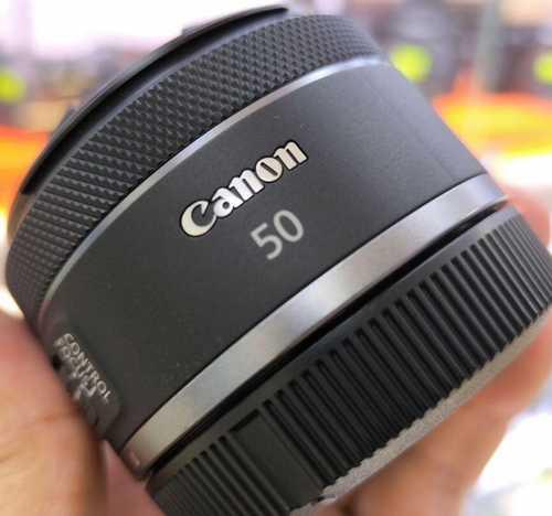 Canon RF 50mm F1.8 STM витрина S№2611007313