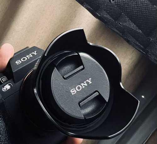 Объектив Sony SEL35F18 полный комплект