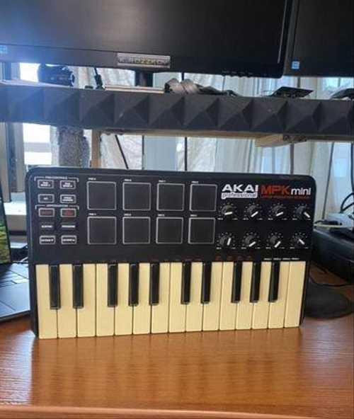 Миди клавиатура Akai MPK mini