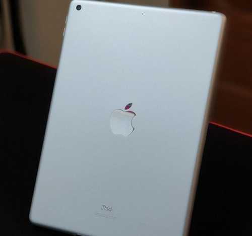 Apple iPad (9-го поколения)