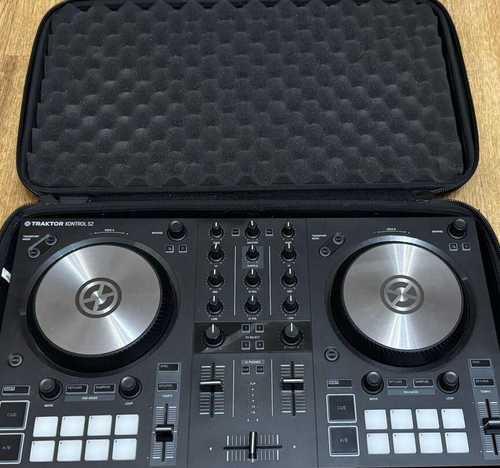 DJ контроллер Traktor Kontrol S2 MK3 case Magma