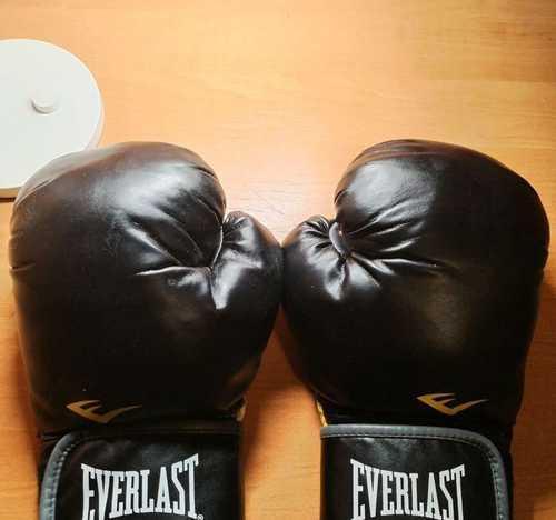 Боксерские перчатки Everlast 12 oz