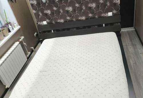 Кровать двухспальная IKEA 180*200