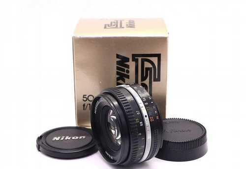 Nikon 50mm f/1.8 Nikkor в упаковке