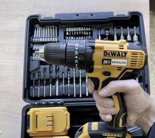 Шуруповерт 26v с набором dewalt. новый