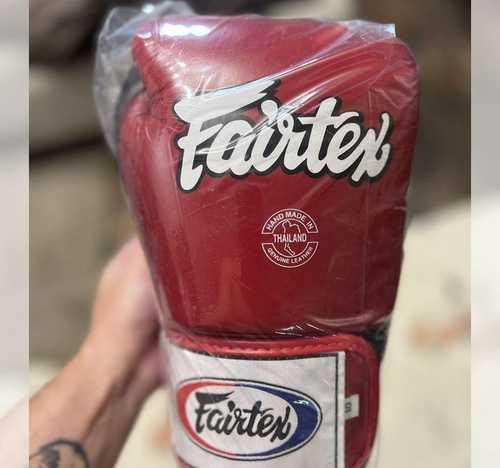 Боксерские перчатки 10 oz fairtex