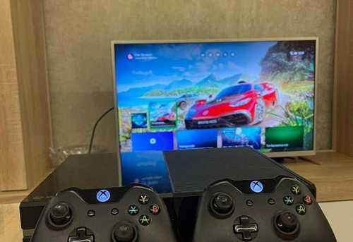 Xbox One с двумя геймпадами