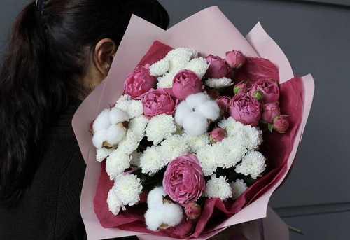 Букет с кустовыми розами "Малиновый"