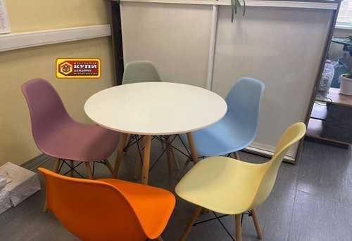Стол обеденный и стулья Eames
