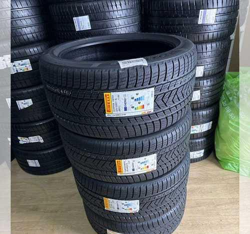 Pirelli Scorpion Winter 325/35 R22 и 285/40 R22