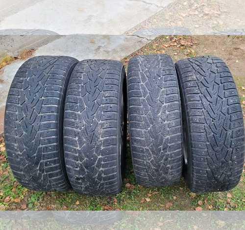 Nokian Tyres Hakkapeliitta 7 SUV 215/65 R16