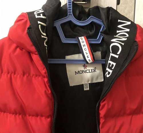 Куртка пуховик детская moncler на 7-10 лет 134см