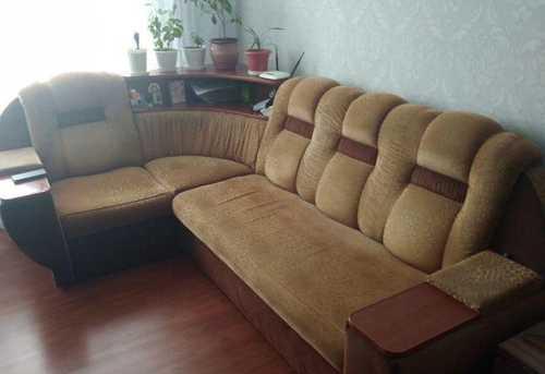 Продам большой угловой диван с креслом
