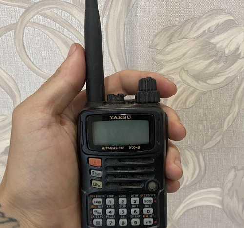 Радиостанция yaesu VX-6