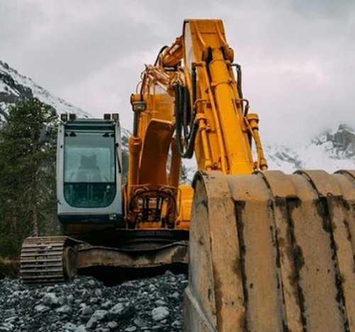 Стекло дверное нижнее правое Volvo