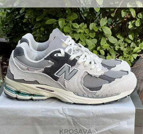 New Balance 2002R