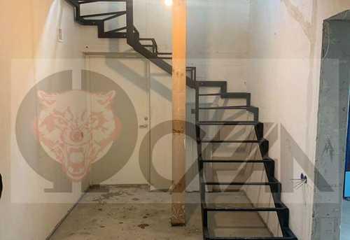 Лестница под зашивку из металла в дом на 2 этаж