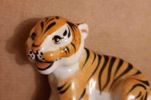 Фарфоровая статуэтка Тигр тигренок Вербилки
