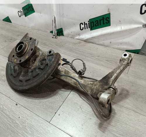 Правый поворотный кулак для audi A6C5 2003 год