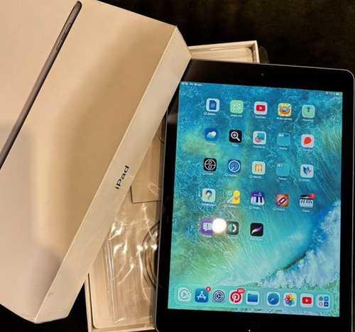 iPad 5 2017 (Wi-Fi Only) 32 гб