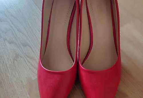Туфли женские 40 размер красные